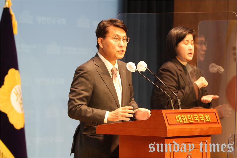 윤상현 의원 ‘더 플레이어 출판기념회 개최···‘대통령 사위에서 정치인으로 선데이타임즈